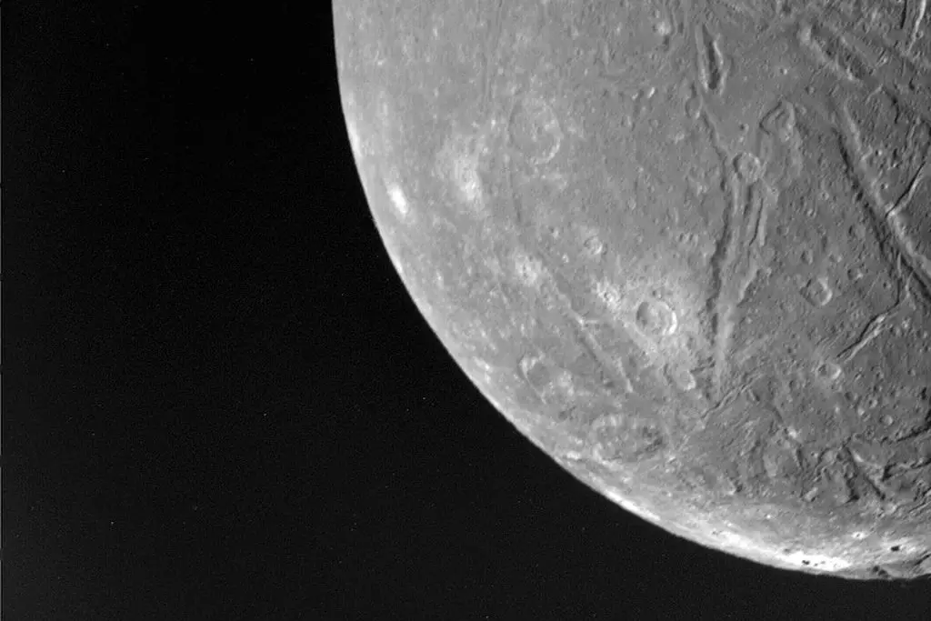 NASA's Voyager 2 Fifiranṣẹ Pada Awọn awari Tuntun Nipa Alafo Interstellar
