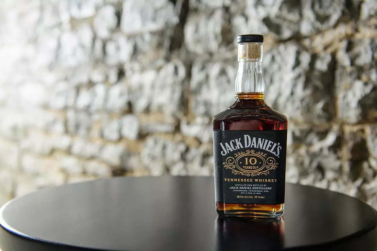 Uisce beatha Tennessee 10 mbliana d’aois Jack Daniel