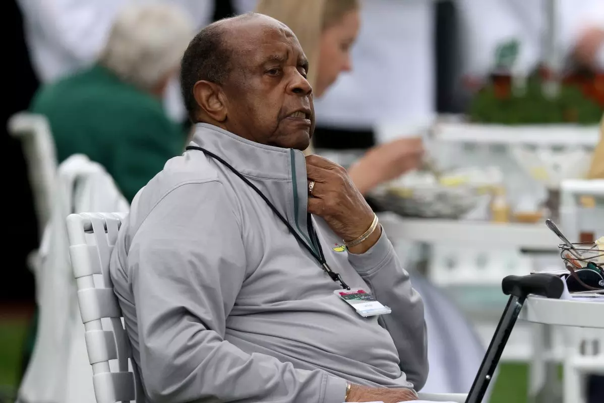 Lee Elder nunha rolda de práctica antes do Masters no Augusta National Golf Club en 2020