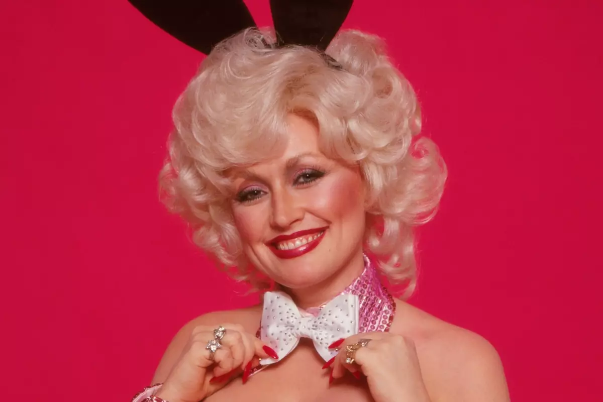 Dolly Parton atkūrė savo 1978 m. „Playboy“ viršelį