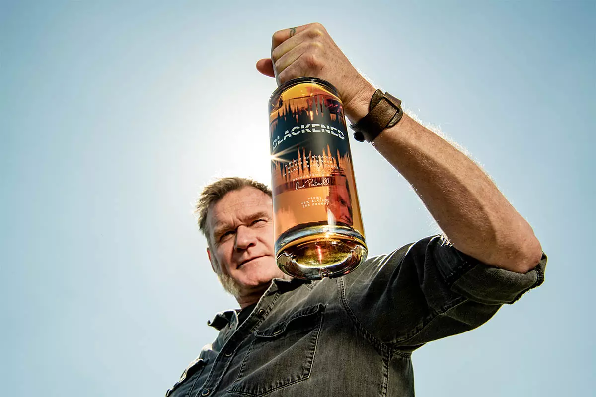 Ntsib Rob Dietrich, Tus Tshiab Master Distiller rau Metallica's Whiskey