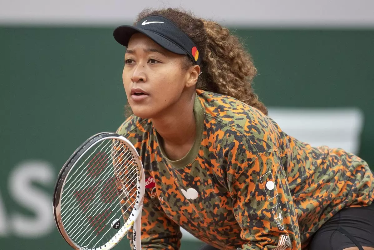 Naomi Osaka bi tħejjija għat-Tournament tat-Tennis Open ta' Franza 2021.