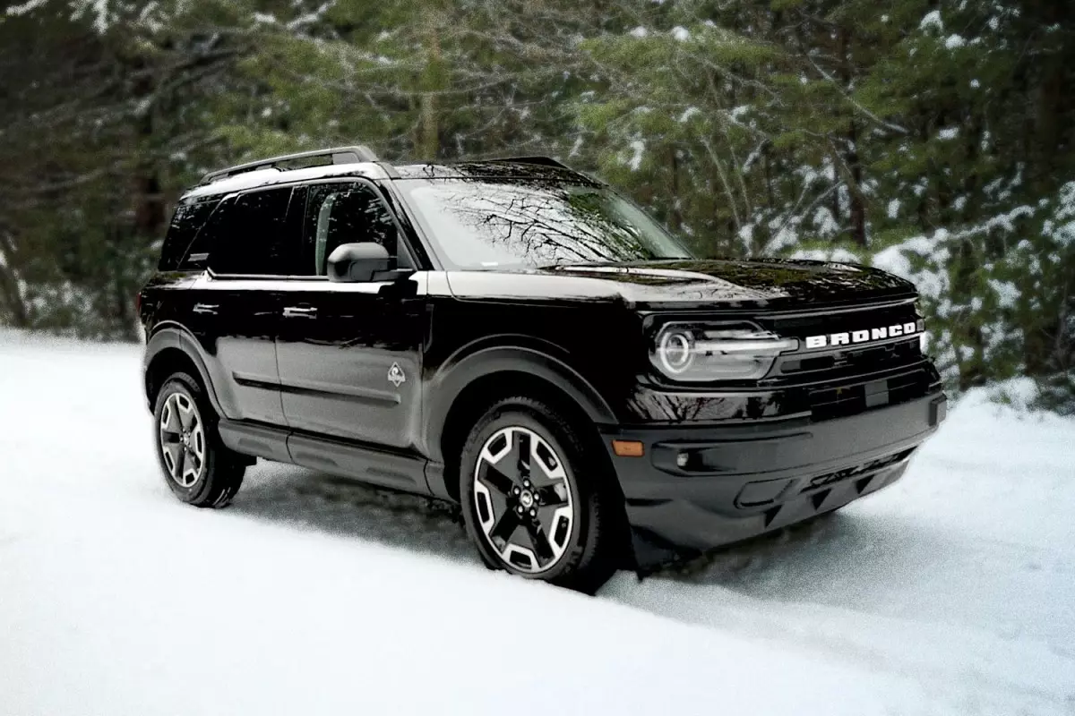 冬季在紐約哈德遜拍攝的福特 Bronco Sport Outer Banks Edition