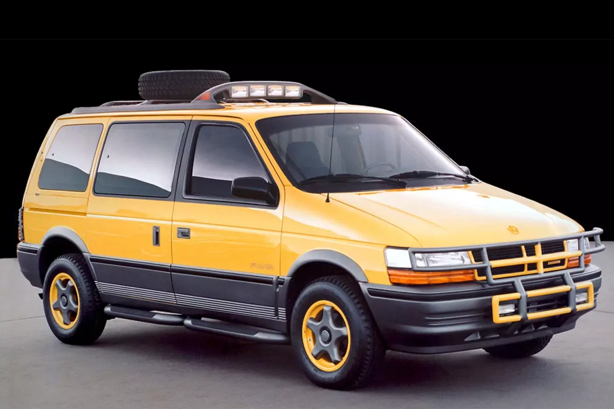 Dodge Caravan tawm-txoj kev minivan