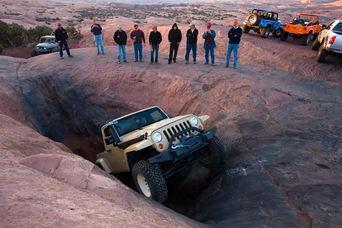 Wranglers-ka ugu Wanaagsan ee abid loo dhisay Safari Jeep Easter