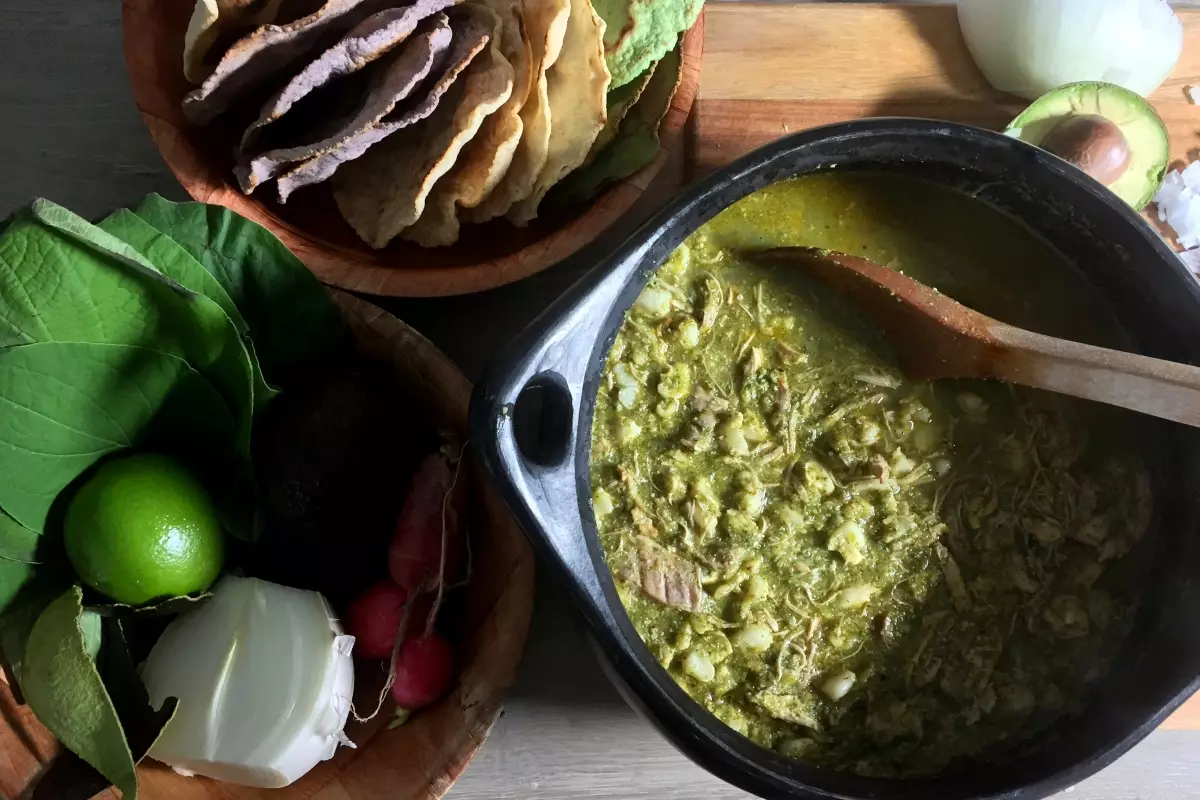 Pozole verde ya Uturuki ya Hugo Ortega