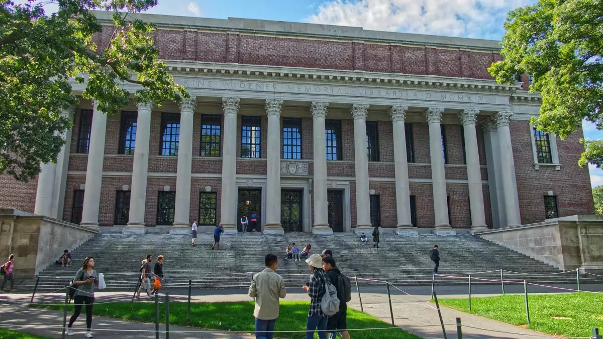 Harvard Li Navenda Doza Derbarê Wênekêşî û Mîrateya Koletiyê de ye