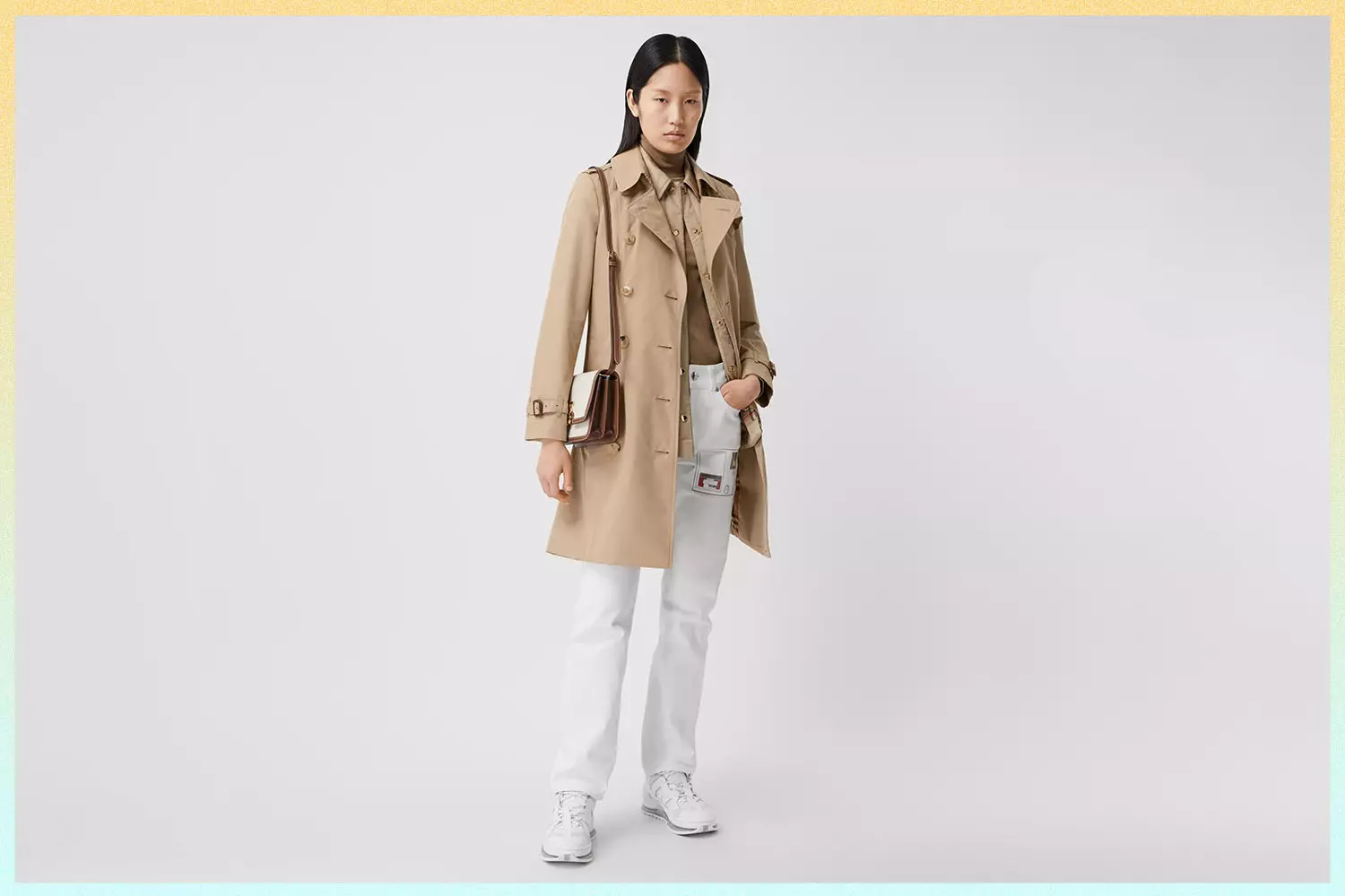 مودېل Burberry Trench چاپان كىيىدۇ