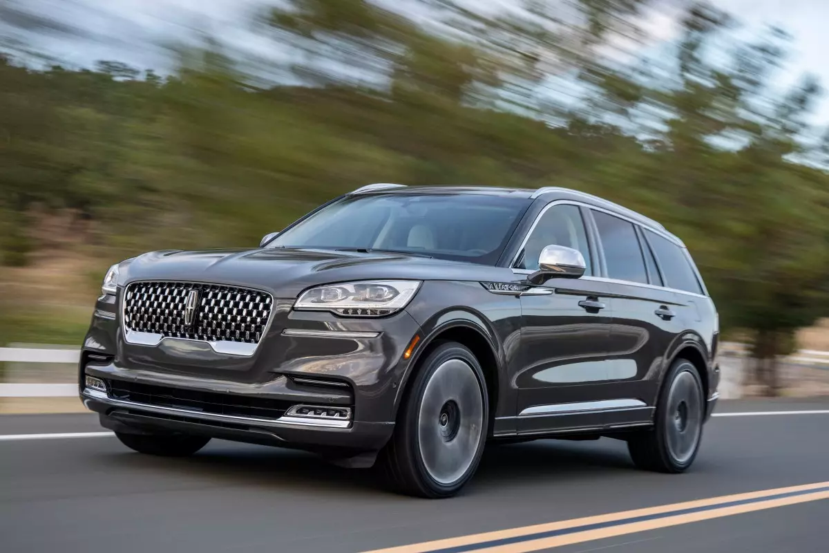 Агляд: Lincoln Aviator 2020 года - гэта новы барометр для раскошных пазадарожнікаў на 7 пасажыраў