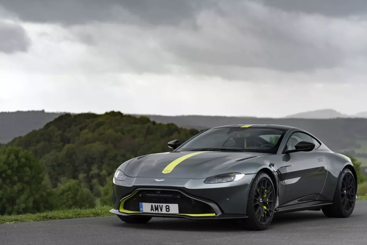 Обзор: новый Vantage от Aston Martin — один из последних суперкаров с механической коробкой передач
