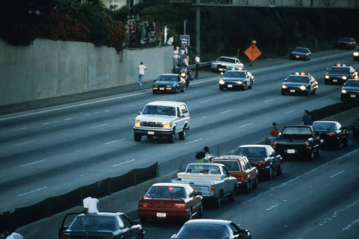 O.J. Urmărirea poliției Ford Bronco alb Simpson