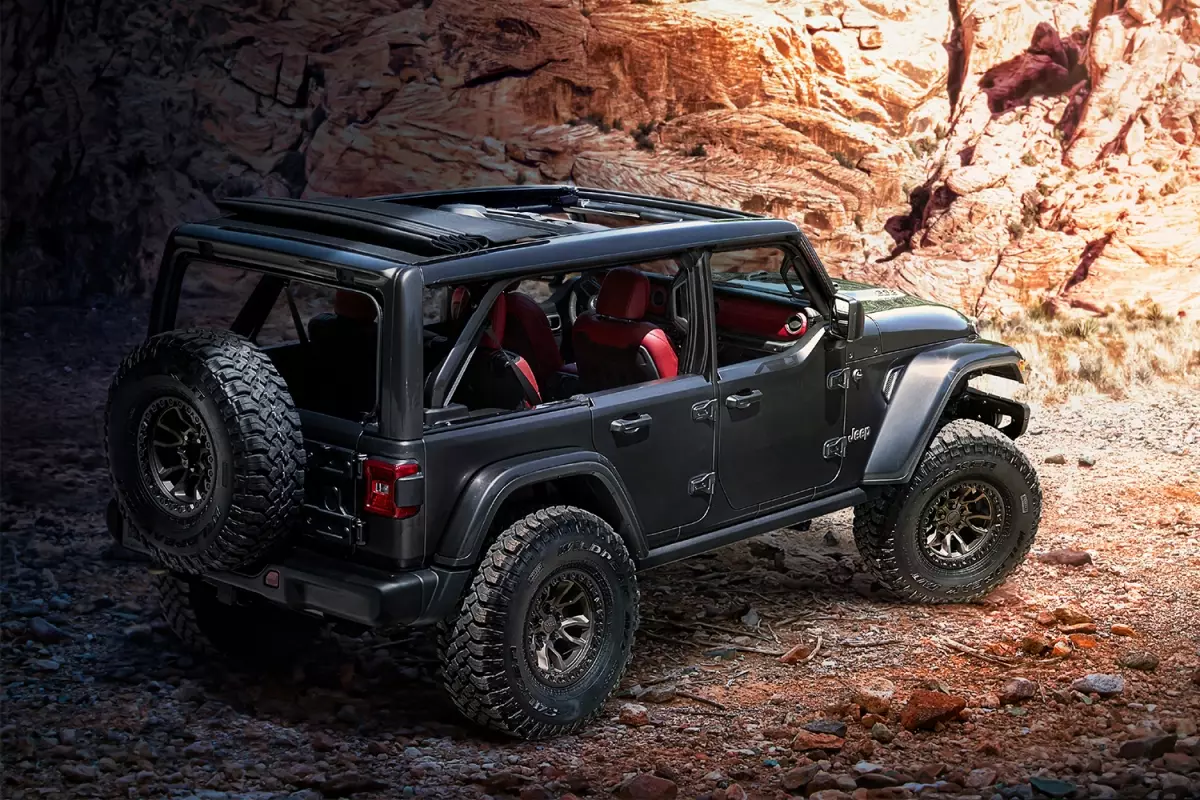 IJeep iqinisekisa i-V8 Wrangler yokuqala, kwaye iyeza kwakamsinya kunokuba bekulindelwe