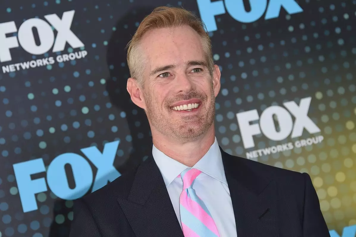 Joe Buck wuxuu dhigtaa FOX Upfront 2017 gudaha Magaalada New York