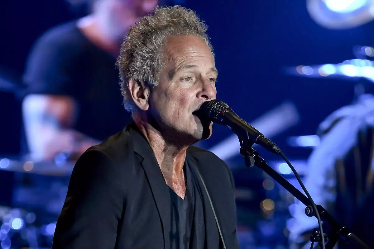 Ee, Lindsey Buckingham tụlere Stevie Nicks na Donald Trump