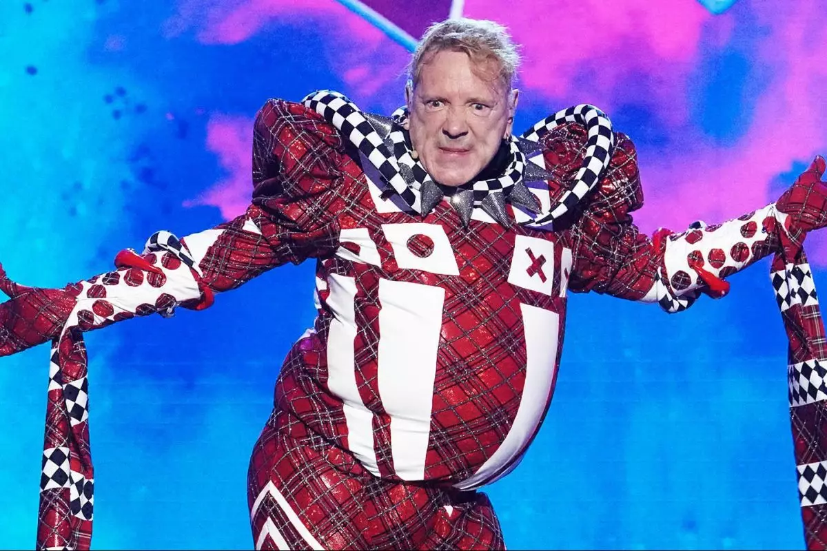 Johnny Rotten odhalil, že je šašom v "The Masked Singer"