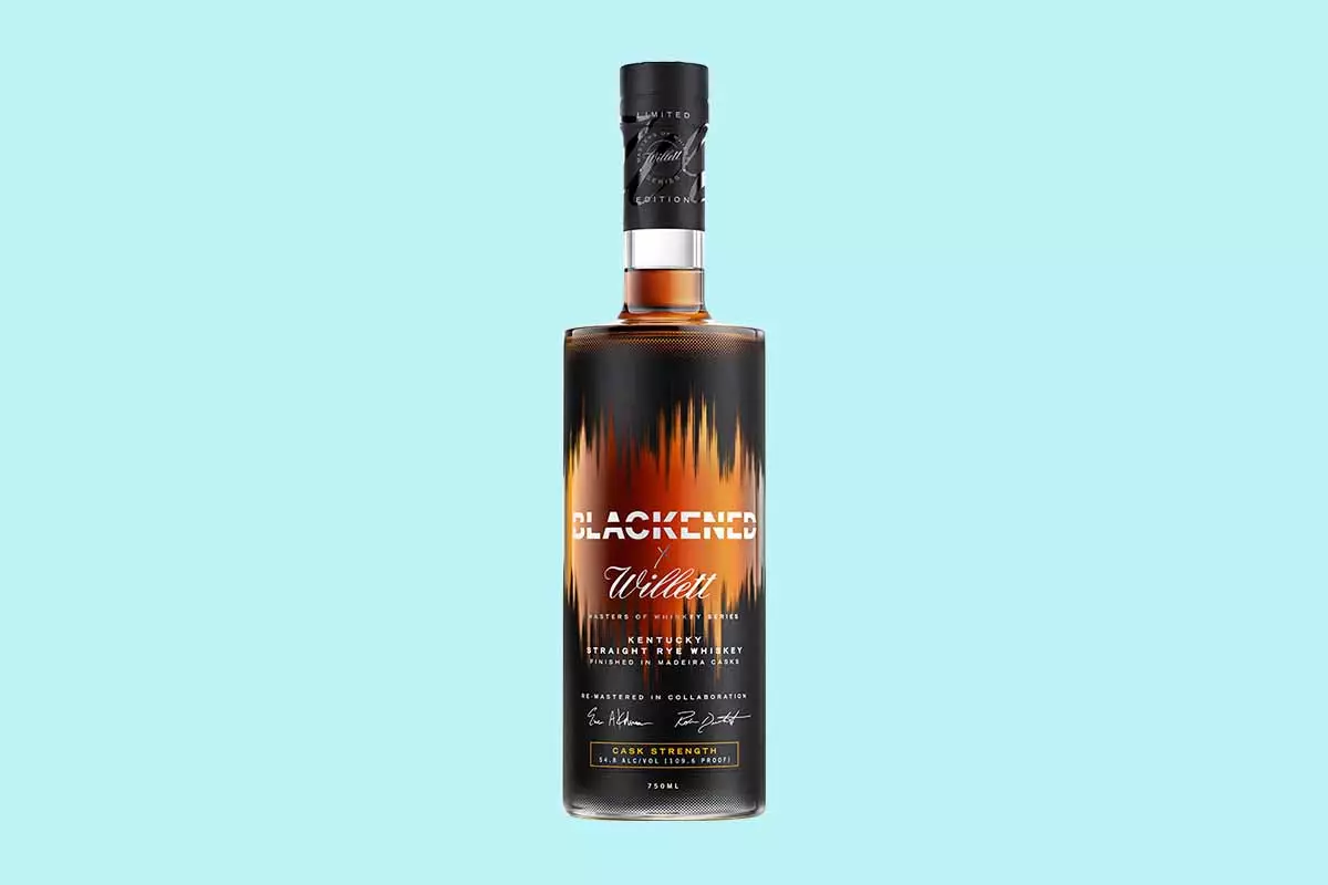 زجاجة من Blackened x Willett Masters of Whisky