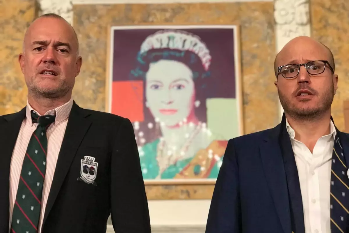 Michael Davies z „Men in Blazers” nabiera sensu dzikiego, triumfującego weekendu otwarcia Premier League