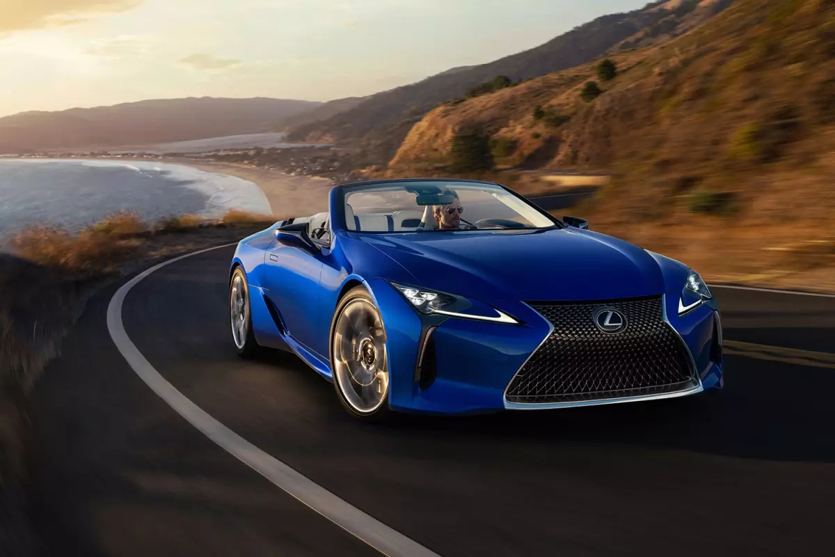 Darawalka Koowaad: 2021 Lexus LC 500 Convertible waa qurux ka mid ah xayawaanka