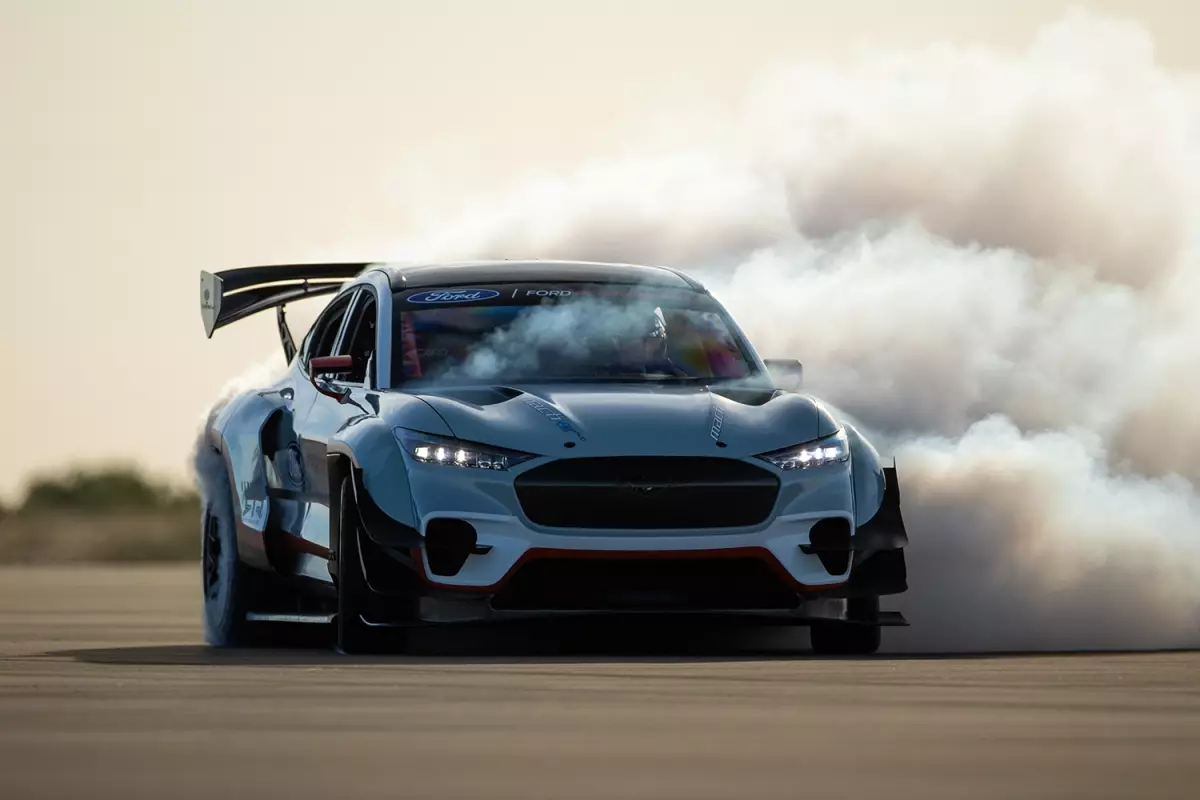 Դուք պետք է լսեք Ford's Insane 1400-HP Electric Mustang-ի ձայնը