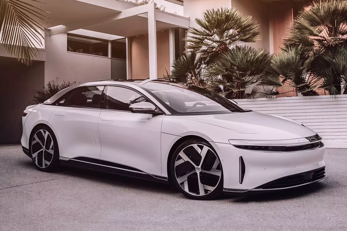 Nova Lucid Air električna limuzina u bijeloj boji kompanije Lucid Motors