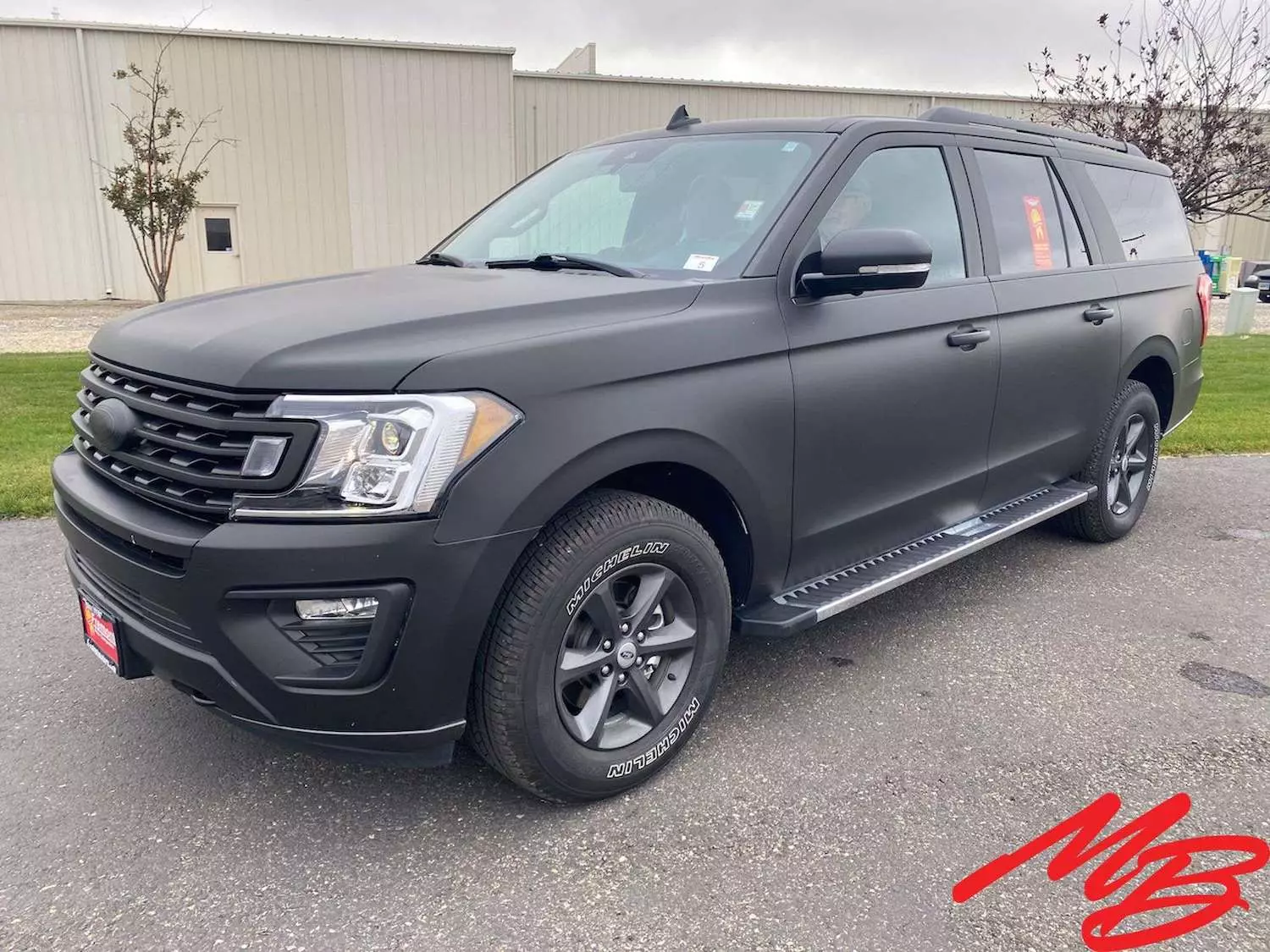 ワイオミング州コーディのKanyeWestの2020Ford Expedition XLT Max 4x4 SUVが、MusserBrosからオークションにかけられました。