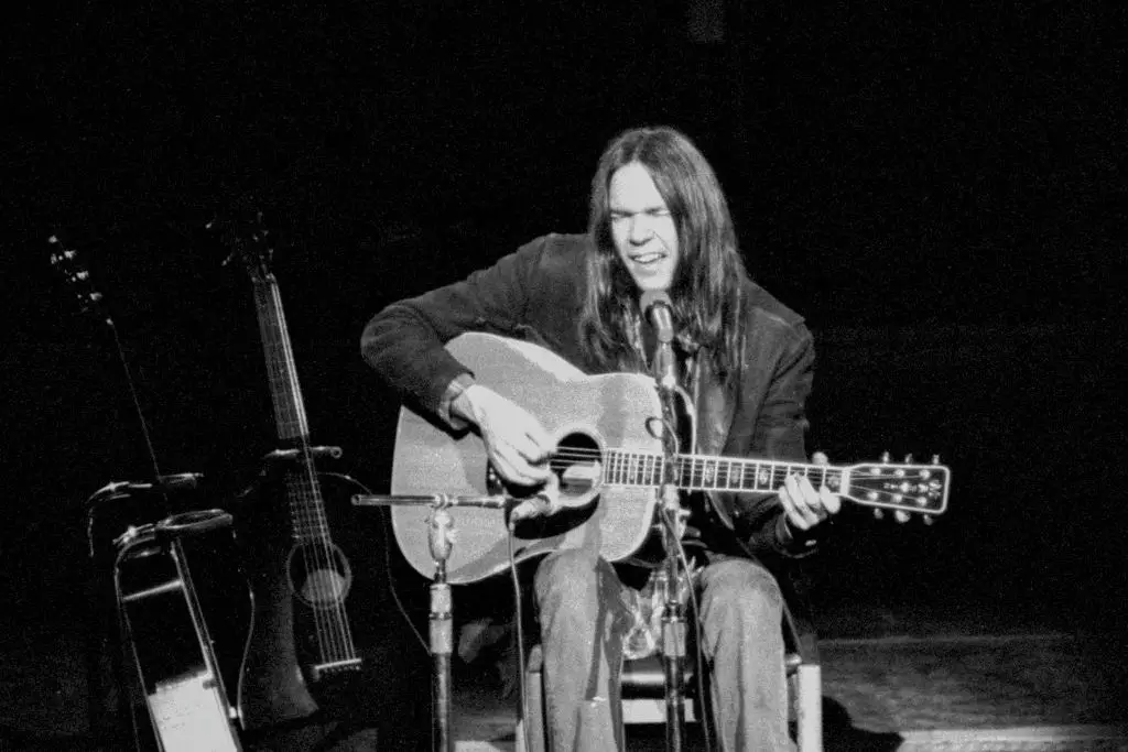 Neil Young anuncia o álbum en directo de 1971 "Young Shakespeare"
