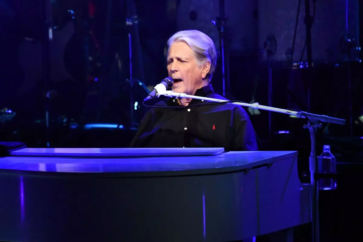 Brian Wilson yn Cyhoeddi Albwm Newydd o Ganeuon Bechgyn Traeth Stripped-Down