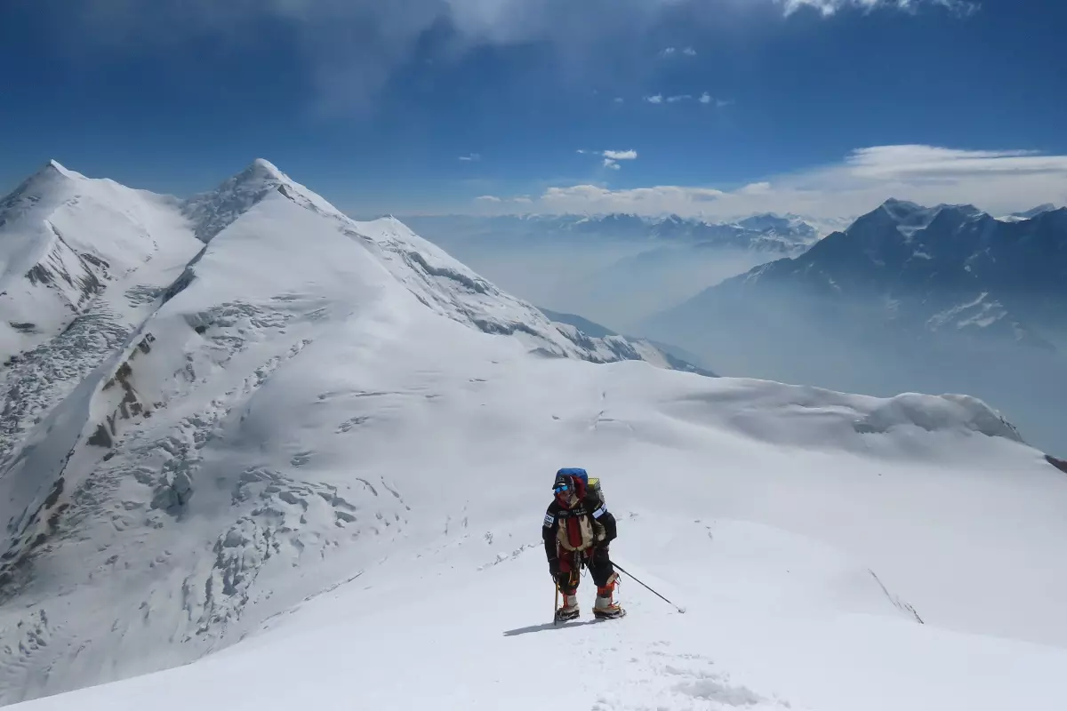 Як непальскі альпініст пабіў рэкорд па ўздыме на 14 самых высокіх гор свету