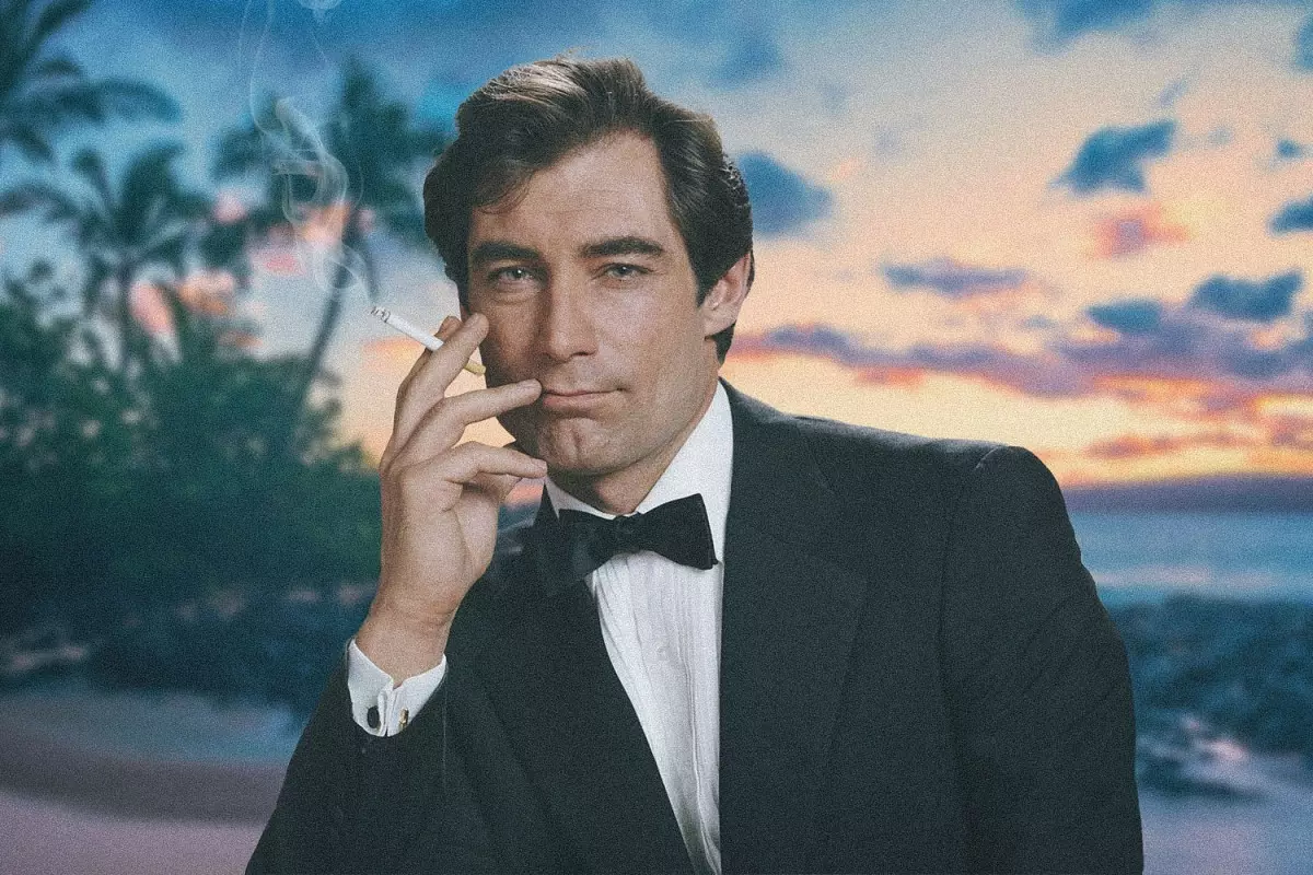 Timothy Dalton, cabista sigaarku waa James Bond kan ugu hooseeya ee waqtiga oo dhan