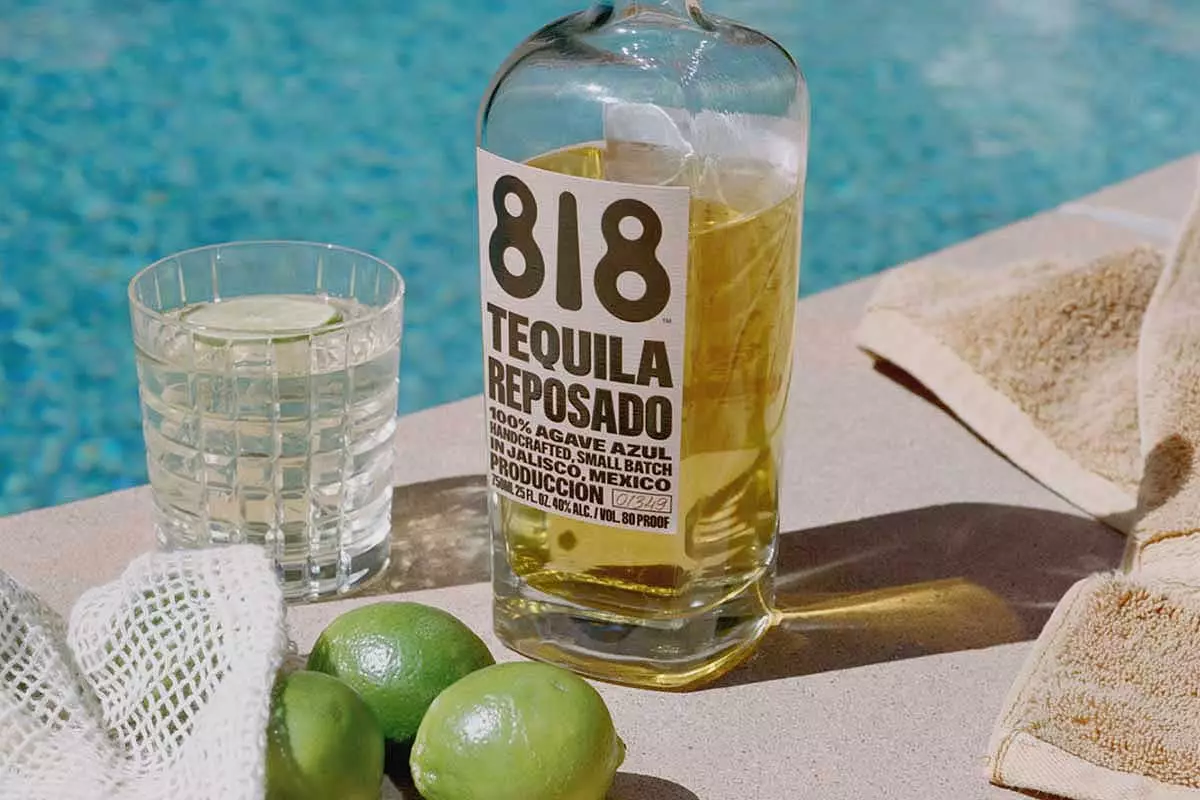 eine Flasche 818 Reposado Tequila