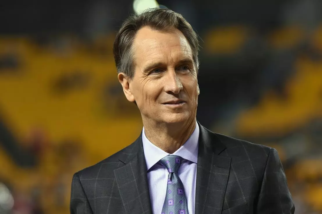 Cris Collinsworth ao amin'ny NBC Sports on