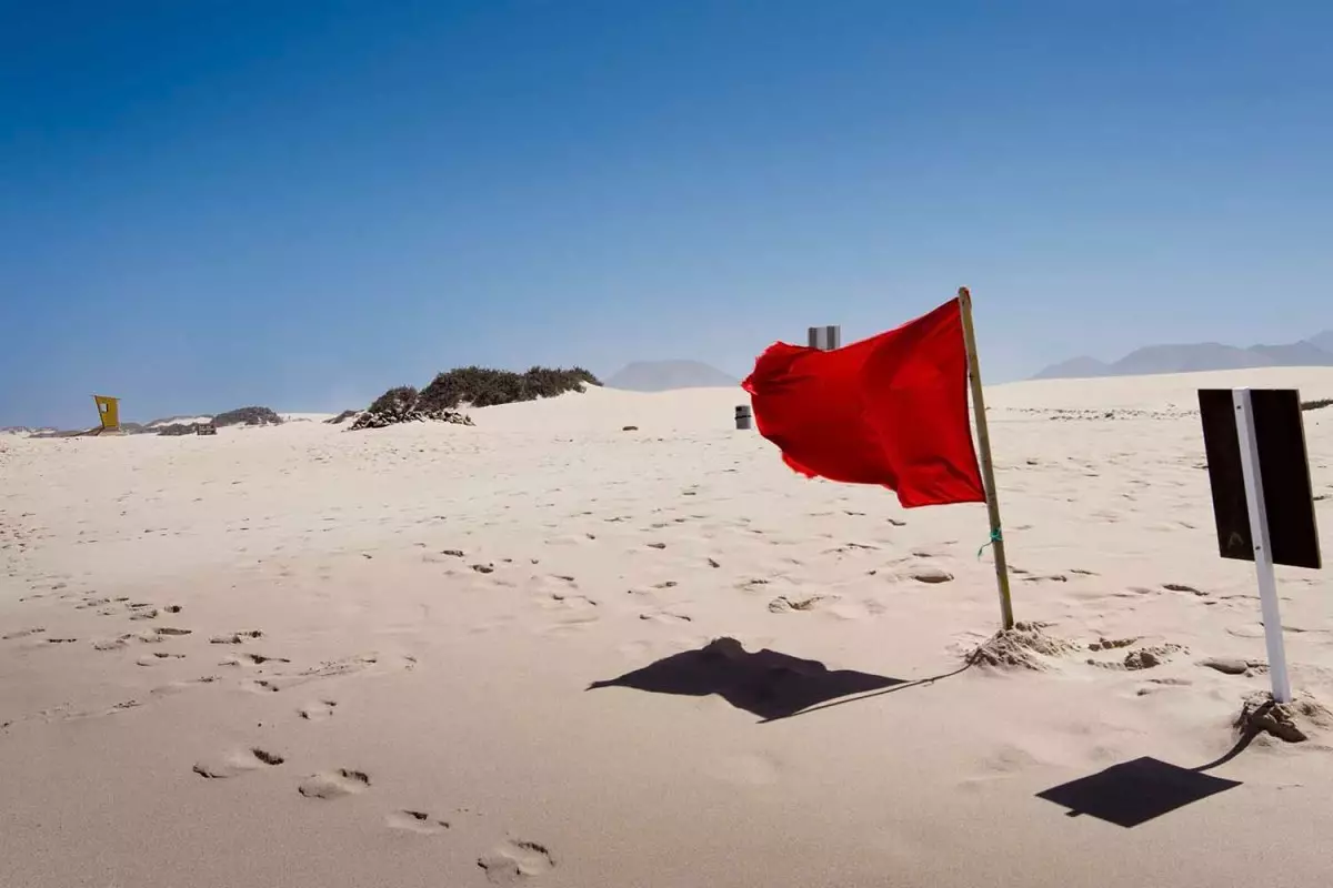 Pourquoi les drapeaux rouges envahissent vos flux de médias sociaux