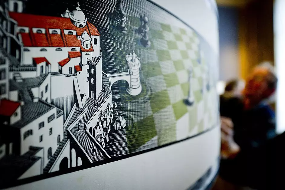Πώς φέρνετε το M.C. Οι οπτικές ψευδαισθήσεις του Escher στην οθόνη;