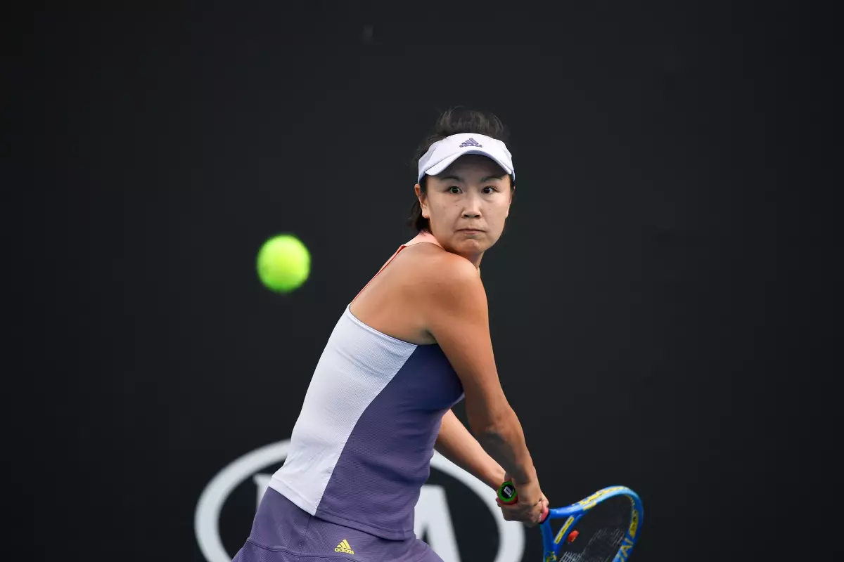 A WTA a versenyek felfüggesztésével áll Kína ellen Peng Shuai felett