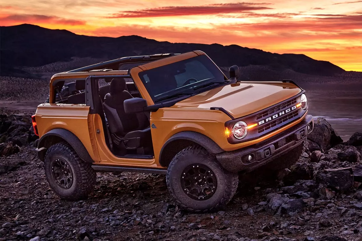 2021 Ford Bronco கதவு இல்லாத ஆஃப்-ரோடு சாஸ்க்வாட்ச் மாடல் ஸ்டிக் ஷிப்ட்