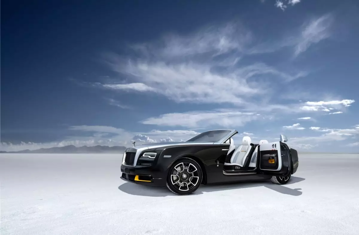 A colección Landspeed de Rolls-Royce rende homenaxe ás salinas de Bonneville