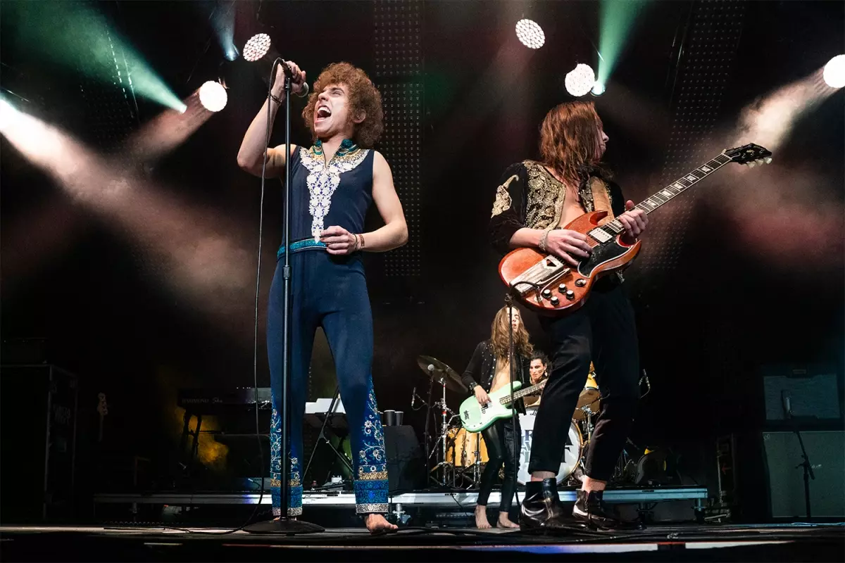 Greta Van Fleet 的 Josh Kiszka、Jake Kiszka、Danny Wagner 和 Sam Kiszka 於 2019 年 12 月 20 日在路易斯安那州新奧爾良的 UNO Lakefront Arena 表演。