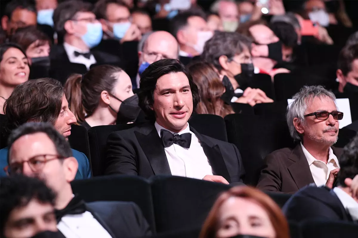 Adam Driver Kann 2021 Açılış Gecəsinin qalibi olub