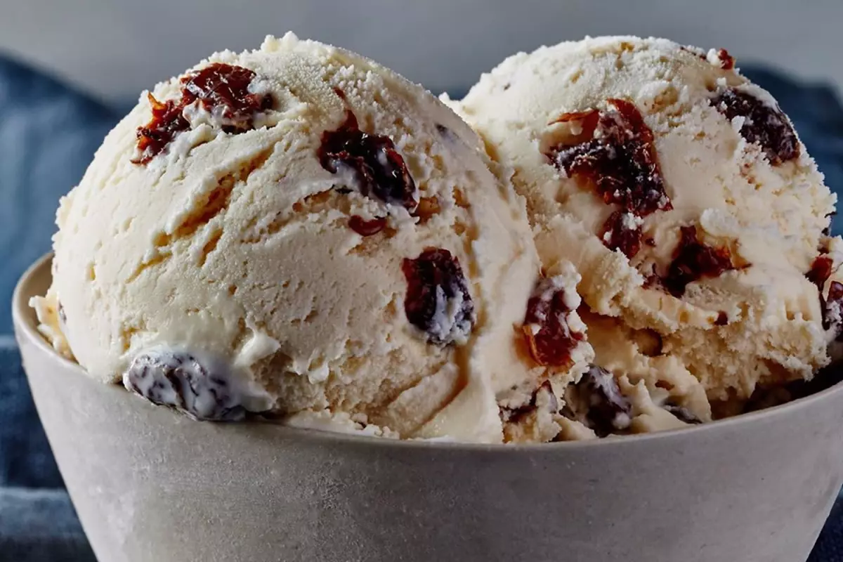 Rum-Rosinen-Eiscreme ist eigentlich gut