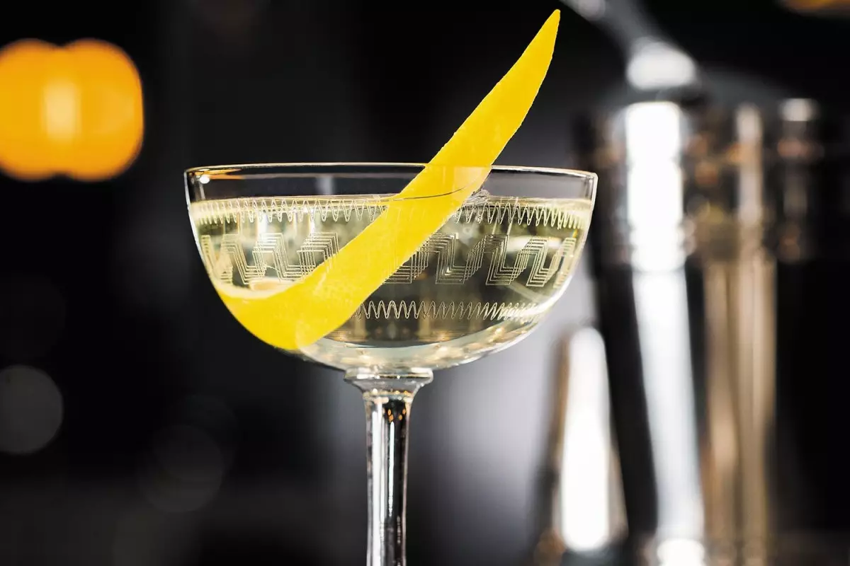 Martini kering James Bond