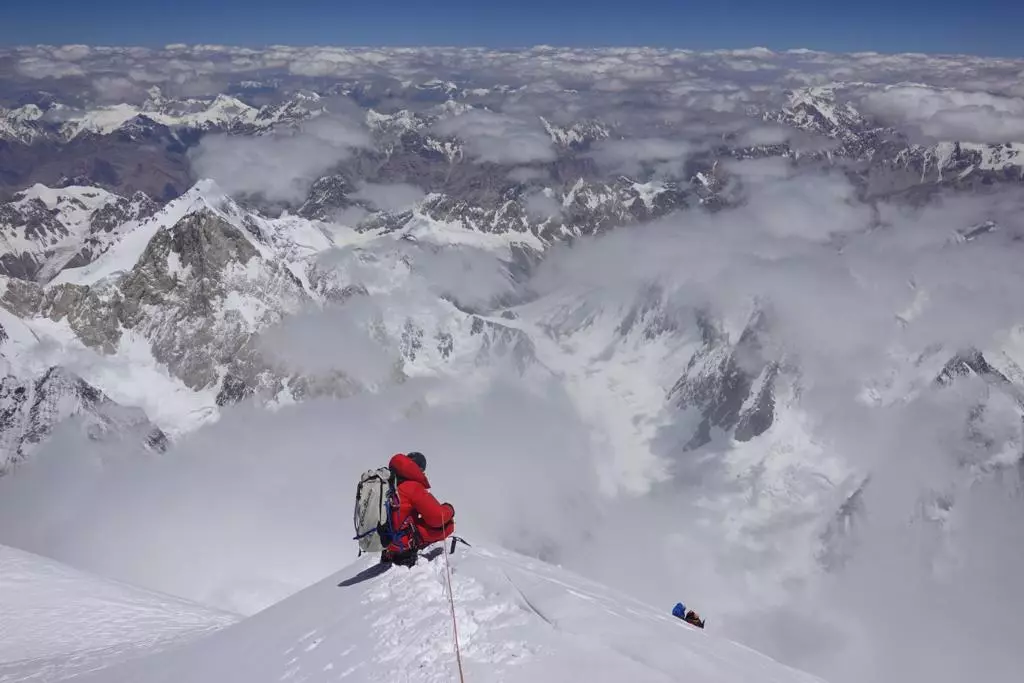 Kodėl Adrianas Ballingeris įkopė 28 250 pėdų K2 be deguonies