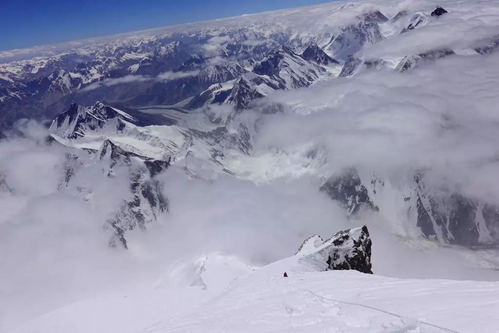 Proč Adrian Ballinger vyšplhal 28 250 stop na K2 bez kyslíku