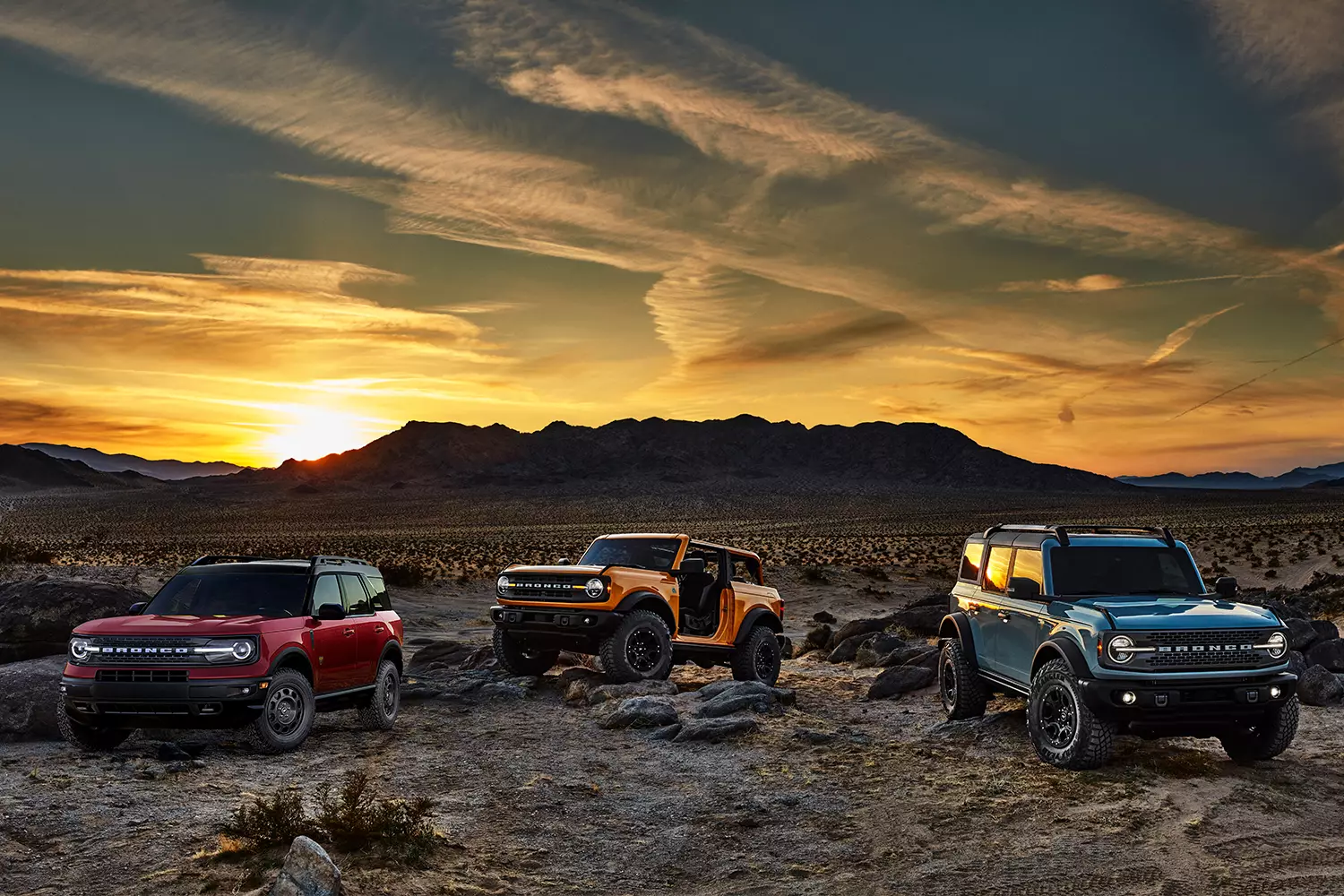 2021 Ford Bronco 家族，包括兩門、四門和運動車型