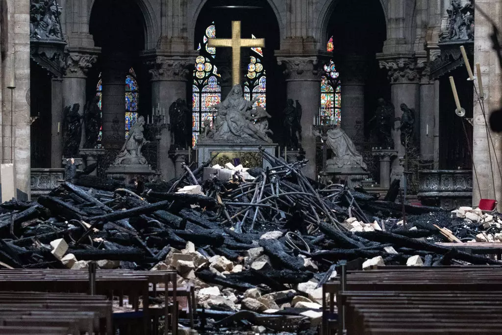 Após o incêndio, o que vem a seguir para a Catedral de Notre-Dame?