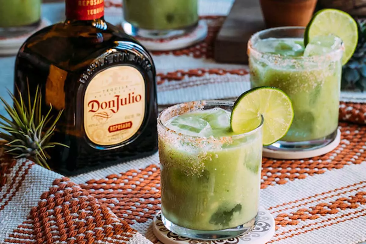 Avocado margarita