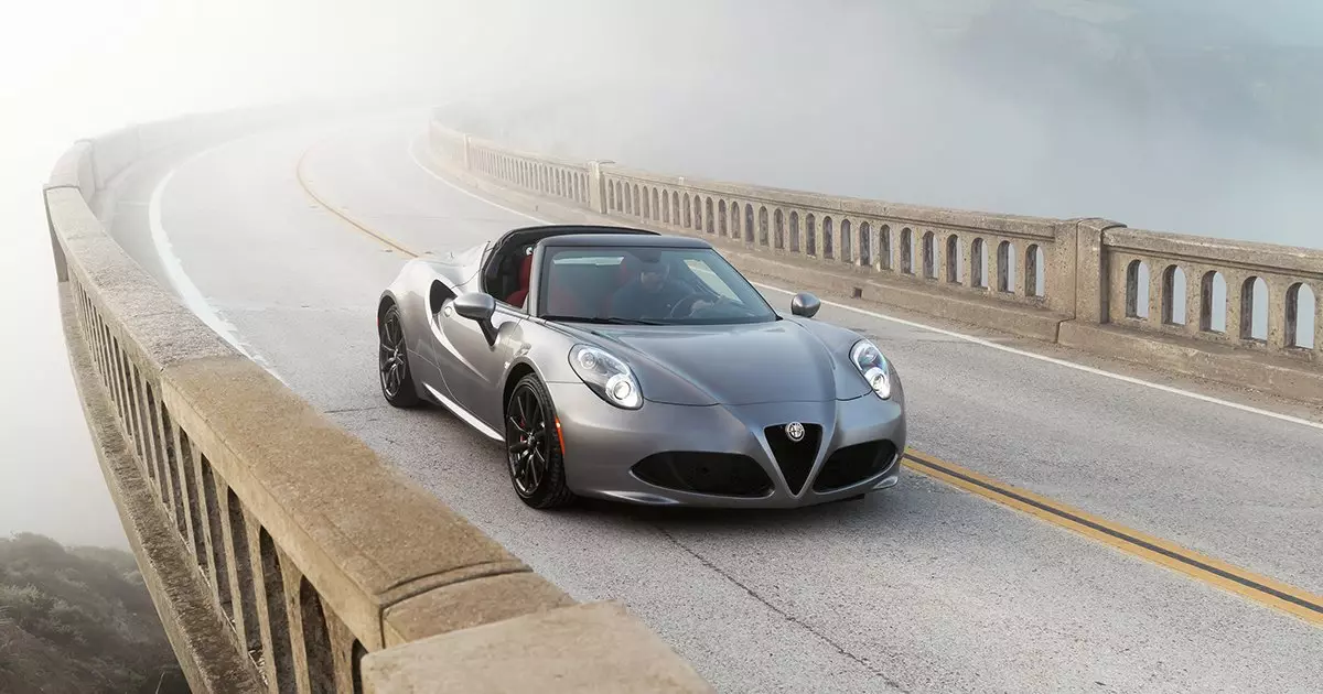 Alfa Romeo'nun 4C Örümceği 65 Bin Dolara Sahip Olabileceğiniz En Eğlenceli Ürün