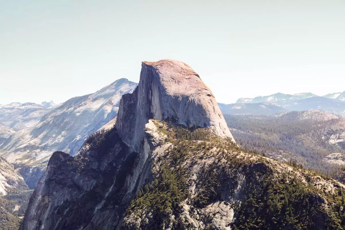 Yosemite نيشنل پارڪ ۾ اڌ گنبد