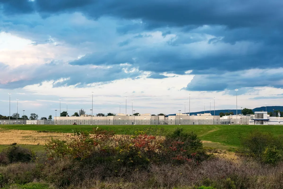 Ħabs Rockview. Deċiżjoni reċenti mid-Dipartiment tal-Korezzjonijiet ta’ Pennsylvania għamlitha ta’ tassazzjoni finanzjarja oerhört għan-nies fil-ħabs biex ikollhom aċċess għall-kotba. (Ritratt ta' John Greim/LightRocket permezz ta' Getty Images)