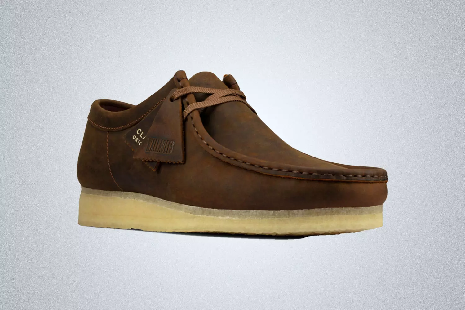 un paio di scarpe da wallabee