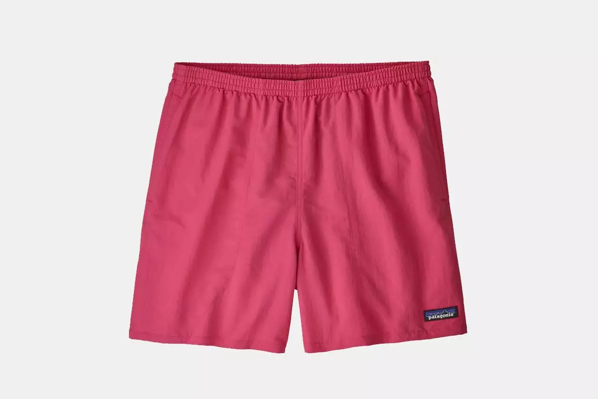 Tire isso de uma mulher: seus shorts de natação precisam ser mais curtos 655_4